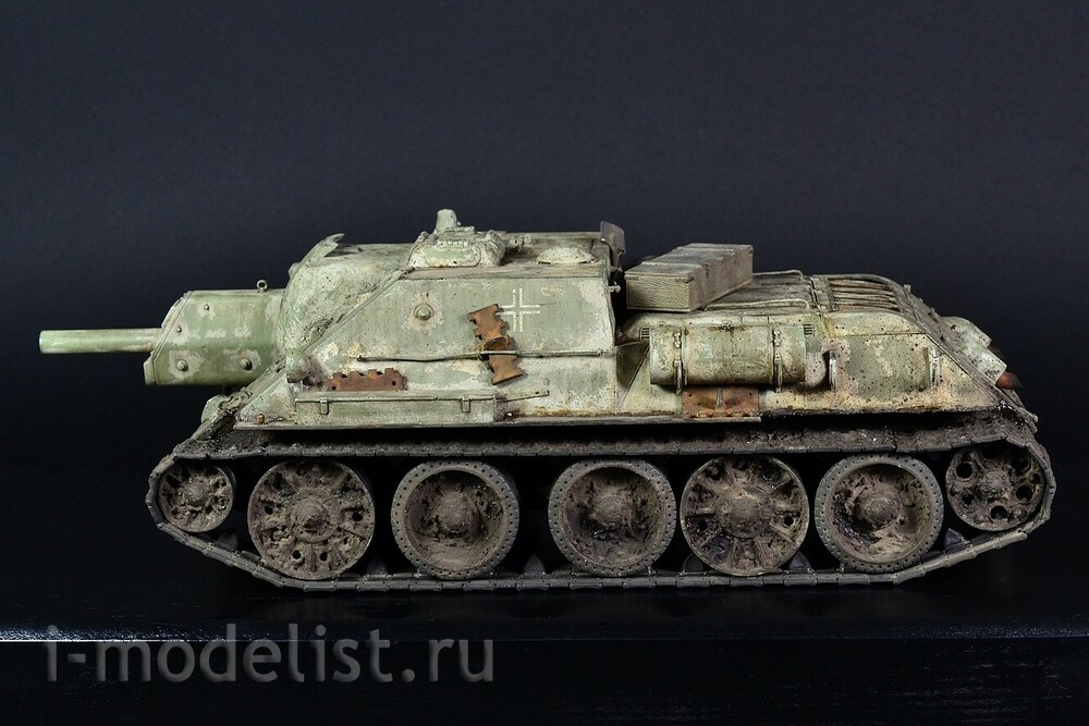 046 SU-122(r) :: Assembled models