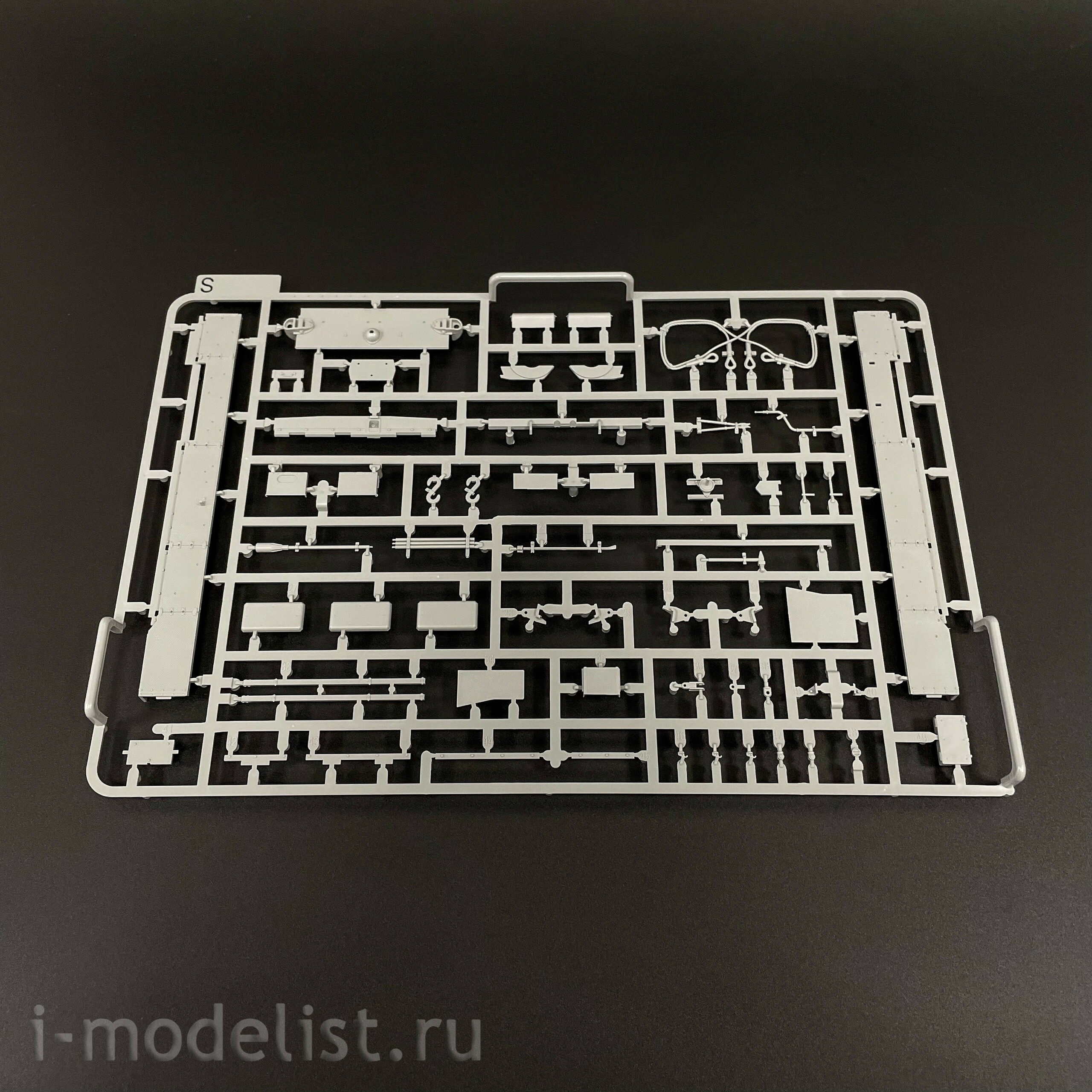 8015 Takom 1/35 StuG III Ausf. F Late release with 7.5cm L/48 :: Pre-order